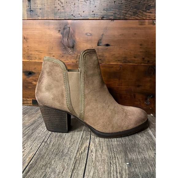 Pierre Dumas | Shoes | New Pierre Dumas Womens Savannah Boot In Light ...